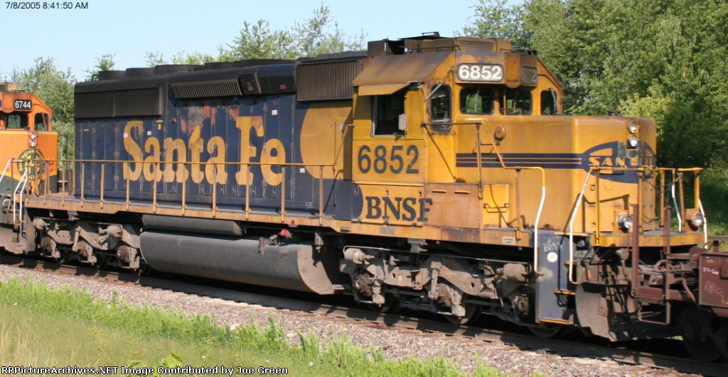 BNSF 6852